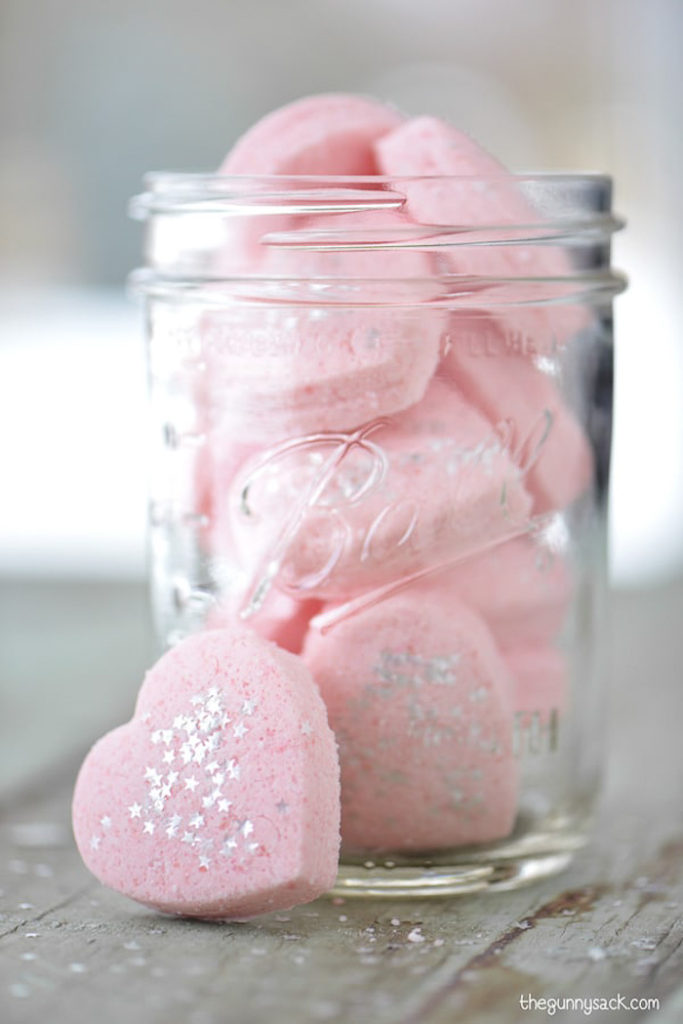 Cute DIY Bath Bombs to Share with your BFF | Club Crafted